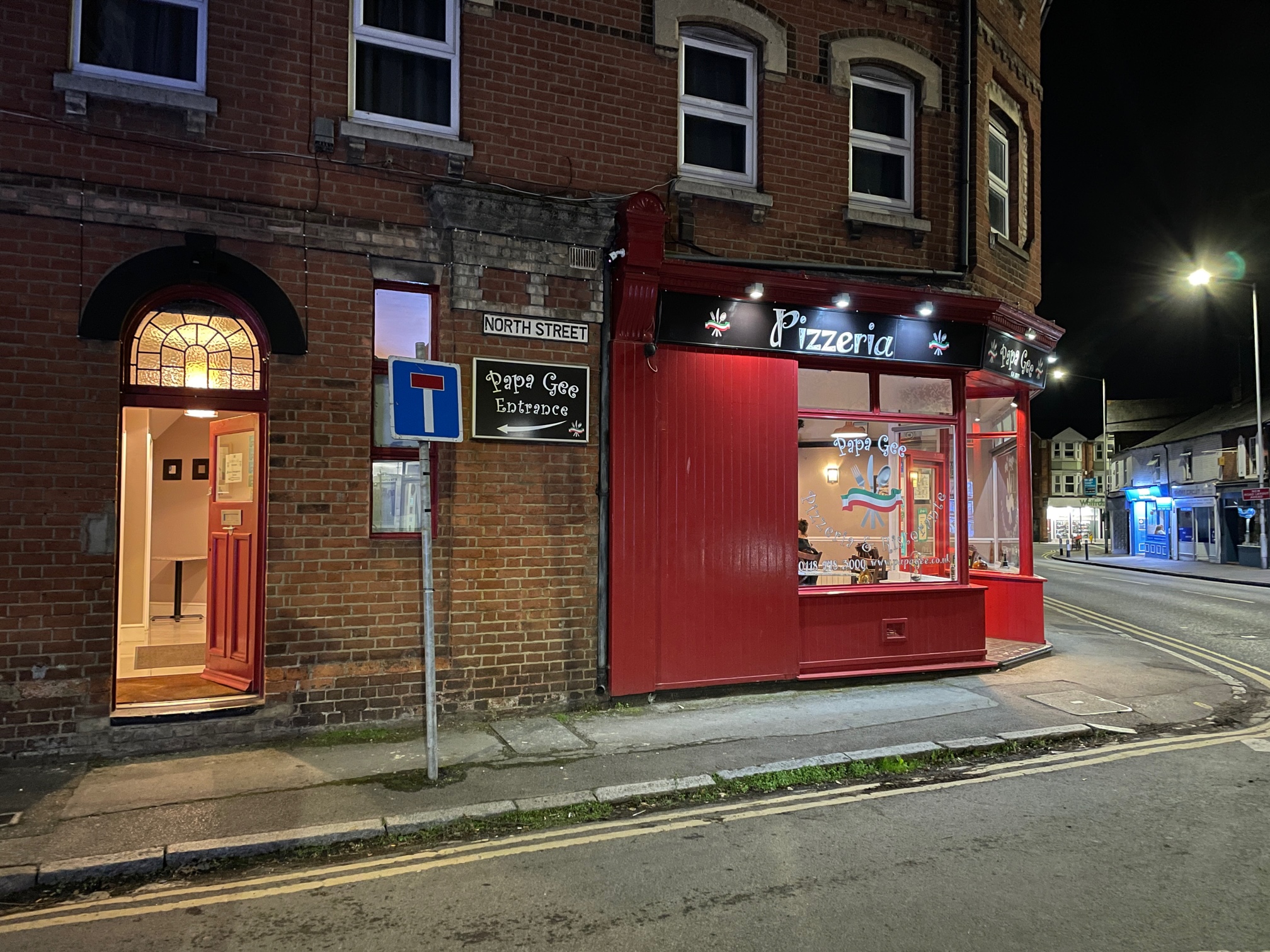 Restaurant review: Papa Gee – Edible Reading